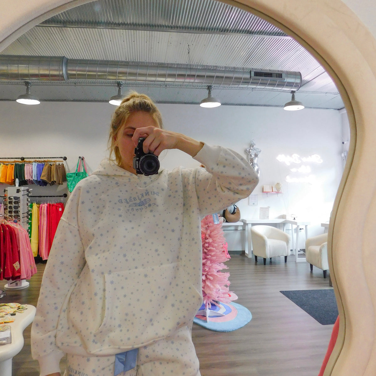 Snowflake Shorts – A Diamond in the North